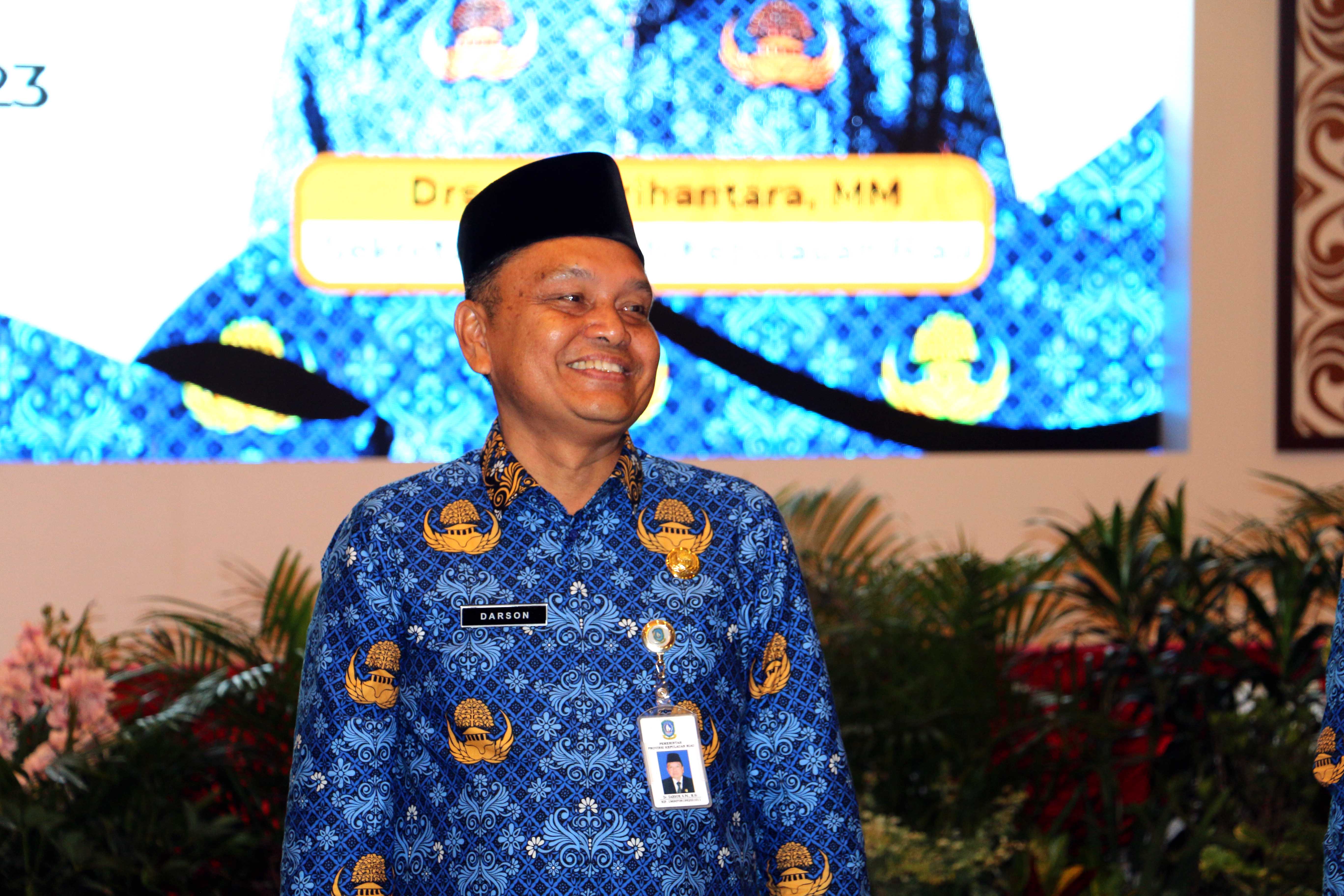 Disdik Kepri Juara 1 Lomba Paduan Suara, Sekdis Darson Sabet Dirigen ...